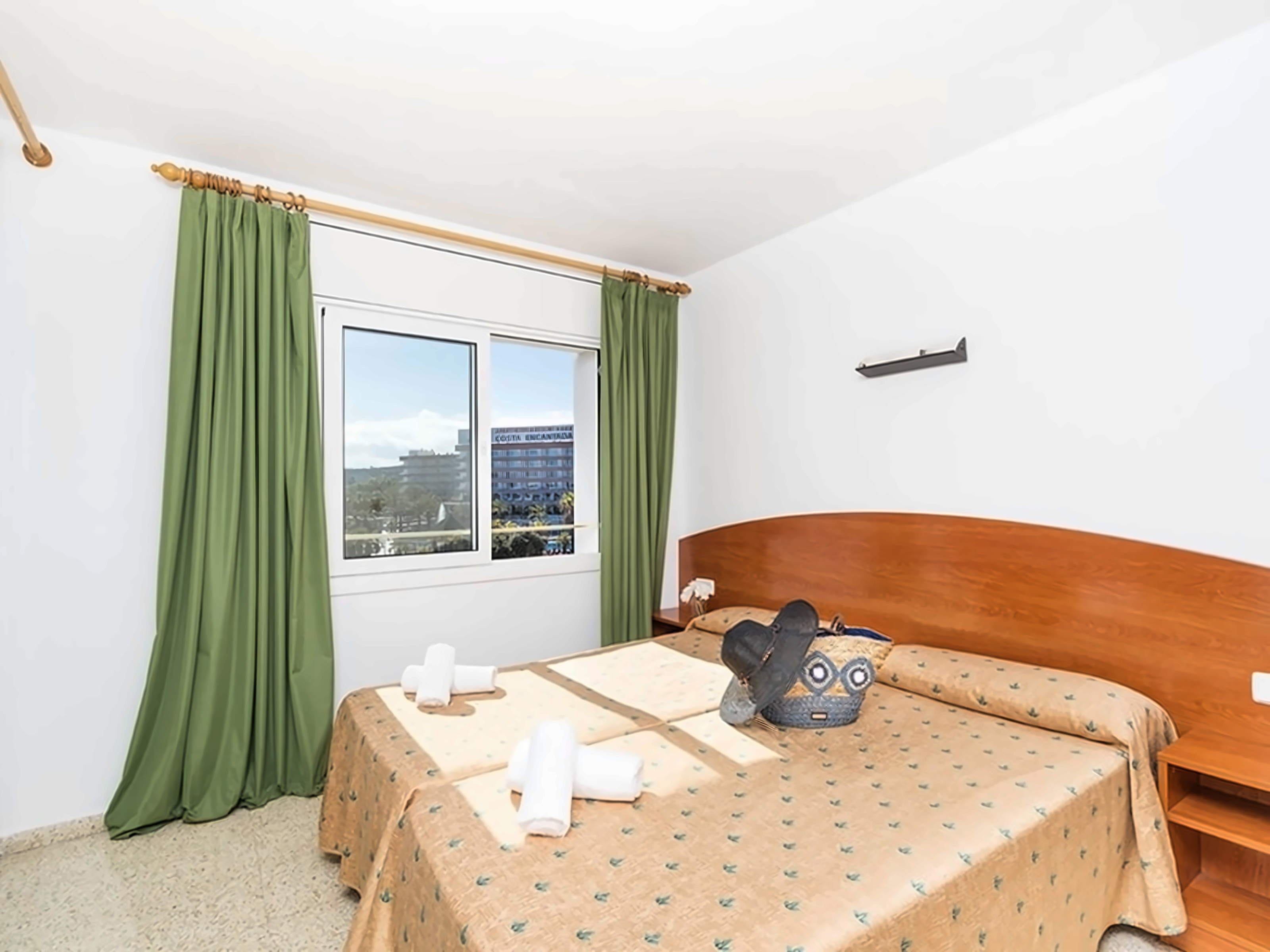 Condado Apt Lloret de Mar Spain photo, price for the vacation from Join UP!