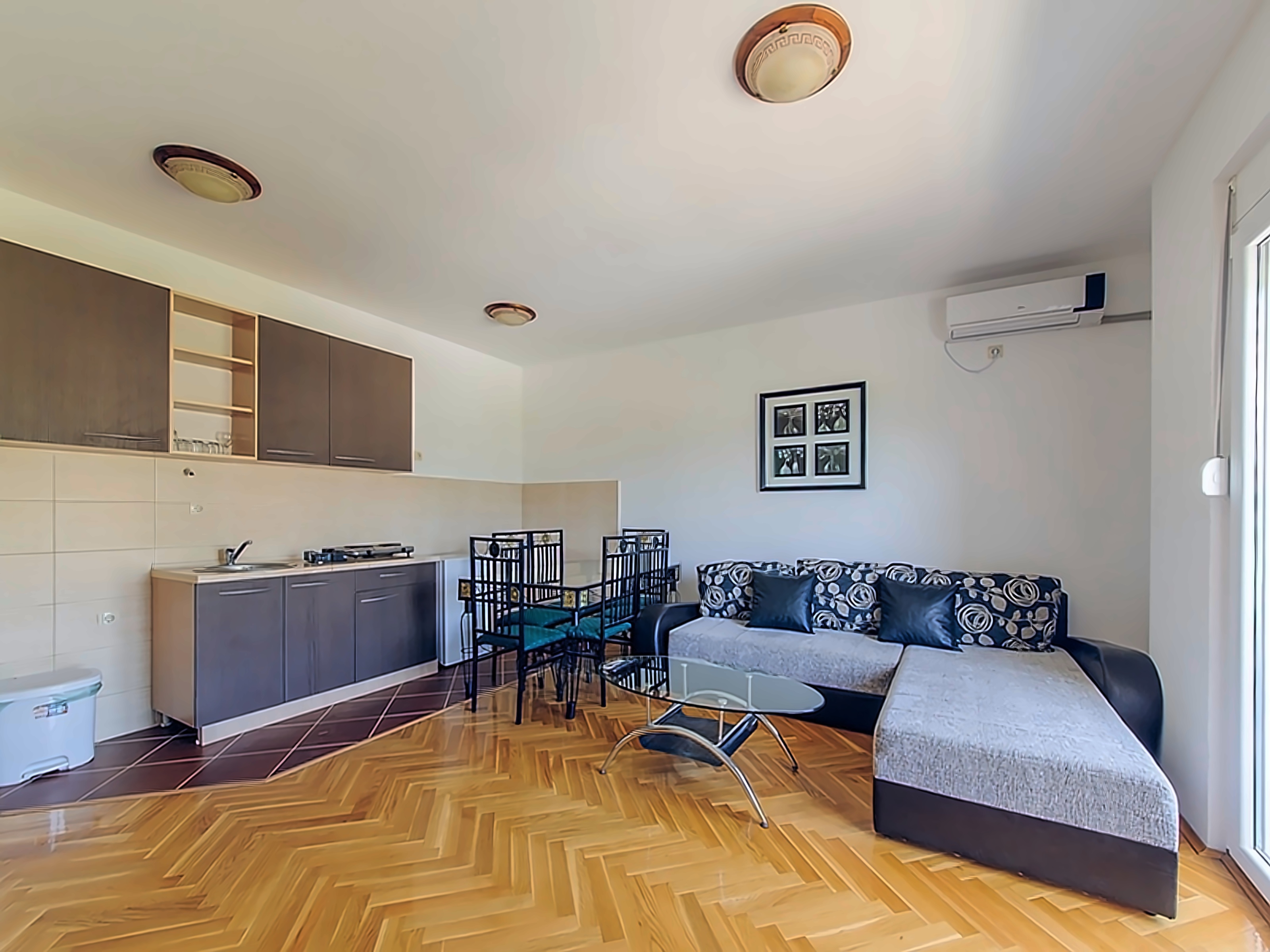 Novi Apartments Igalo Montenegro photo, price for the vacation from ...