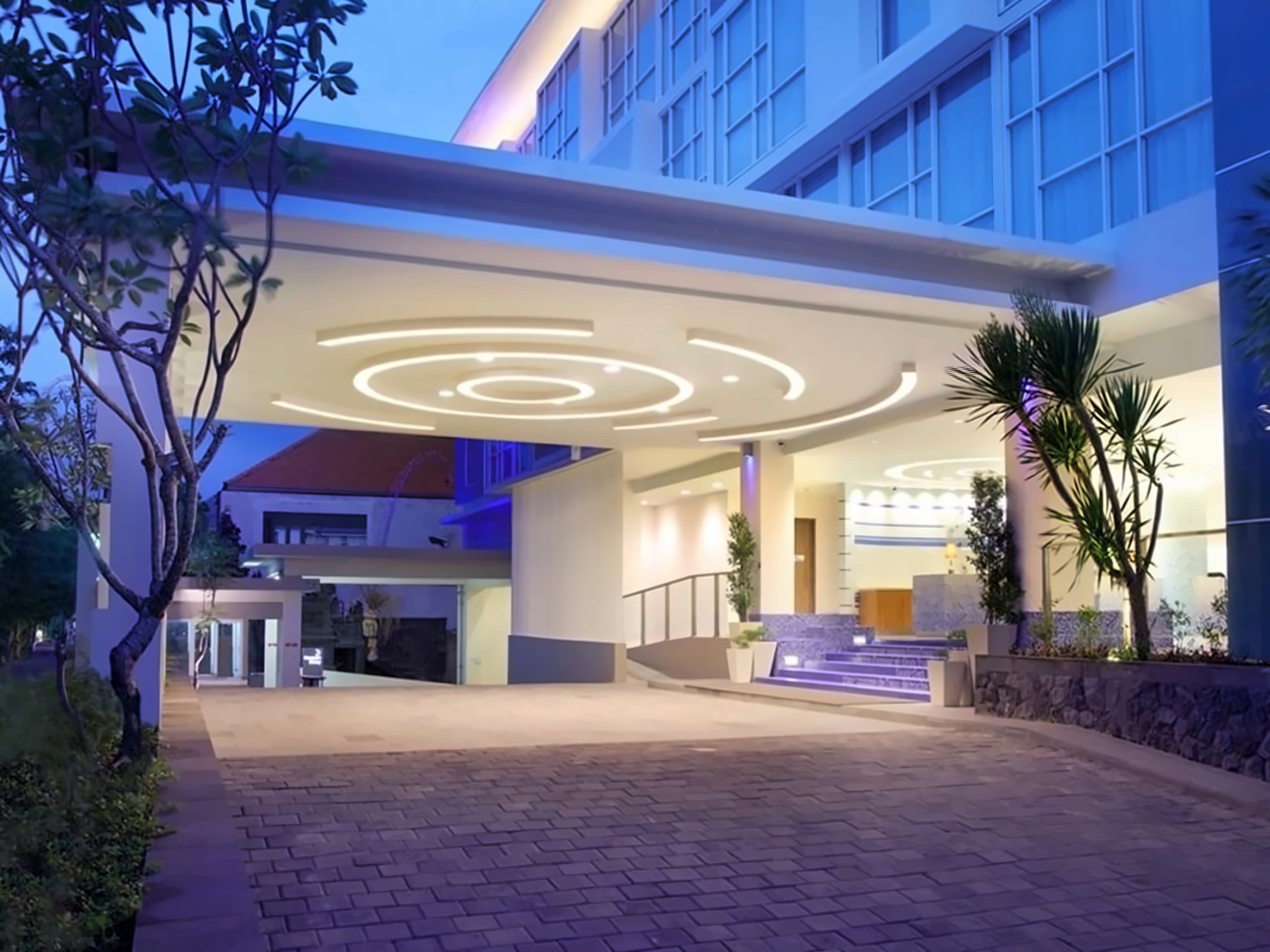 Holiday Inn Express Baruna Кута Индонезия (о. Бали) photo, price for ...