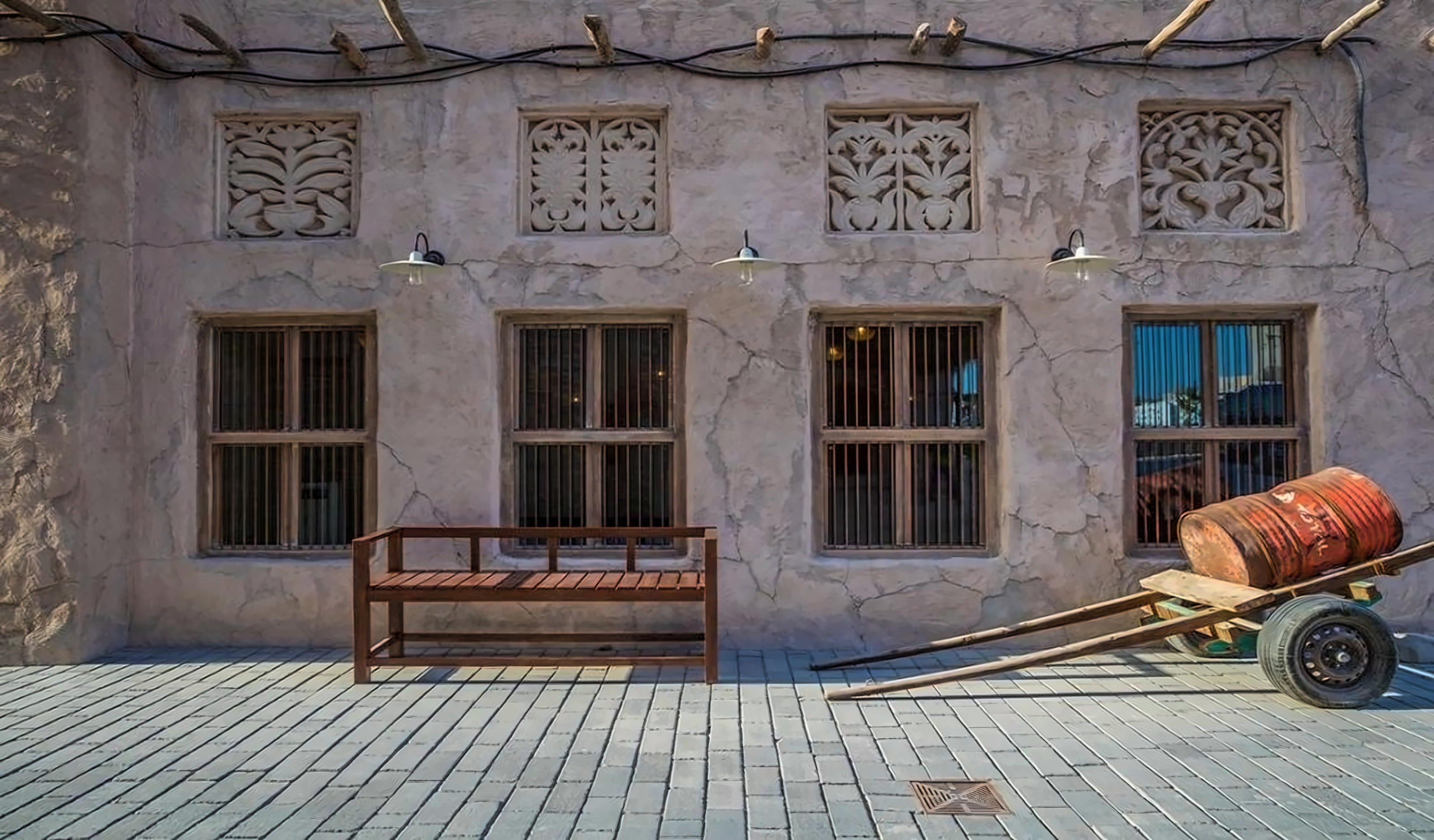 Al Seef Heritage Hotel Dubai, Curio Collection by Hilton Дубай - Бур ...