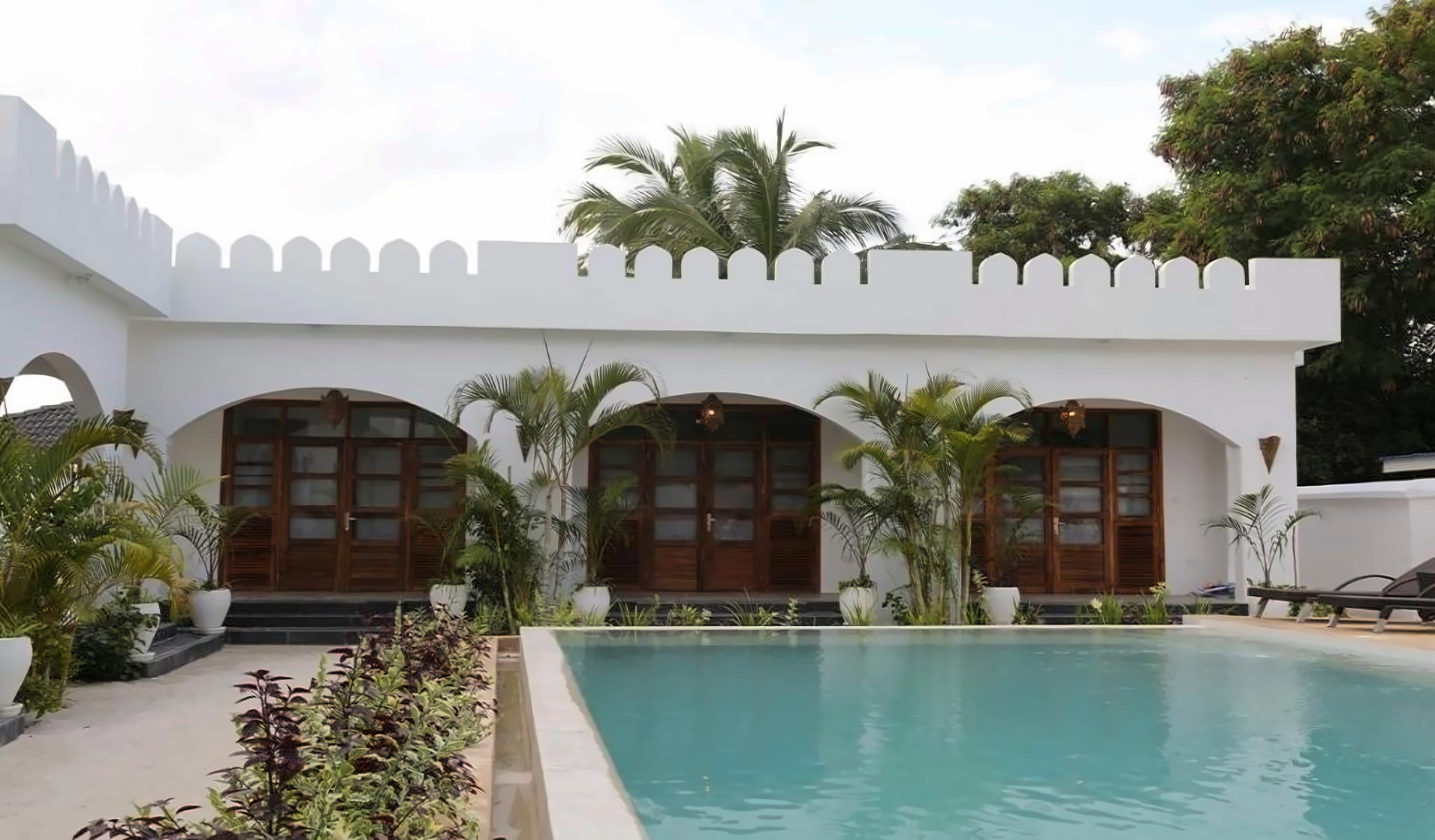 The Golden Blue Hotel Bwejuu Tanzania photo, price for the vacation ...