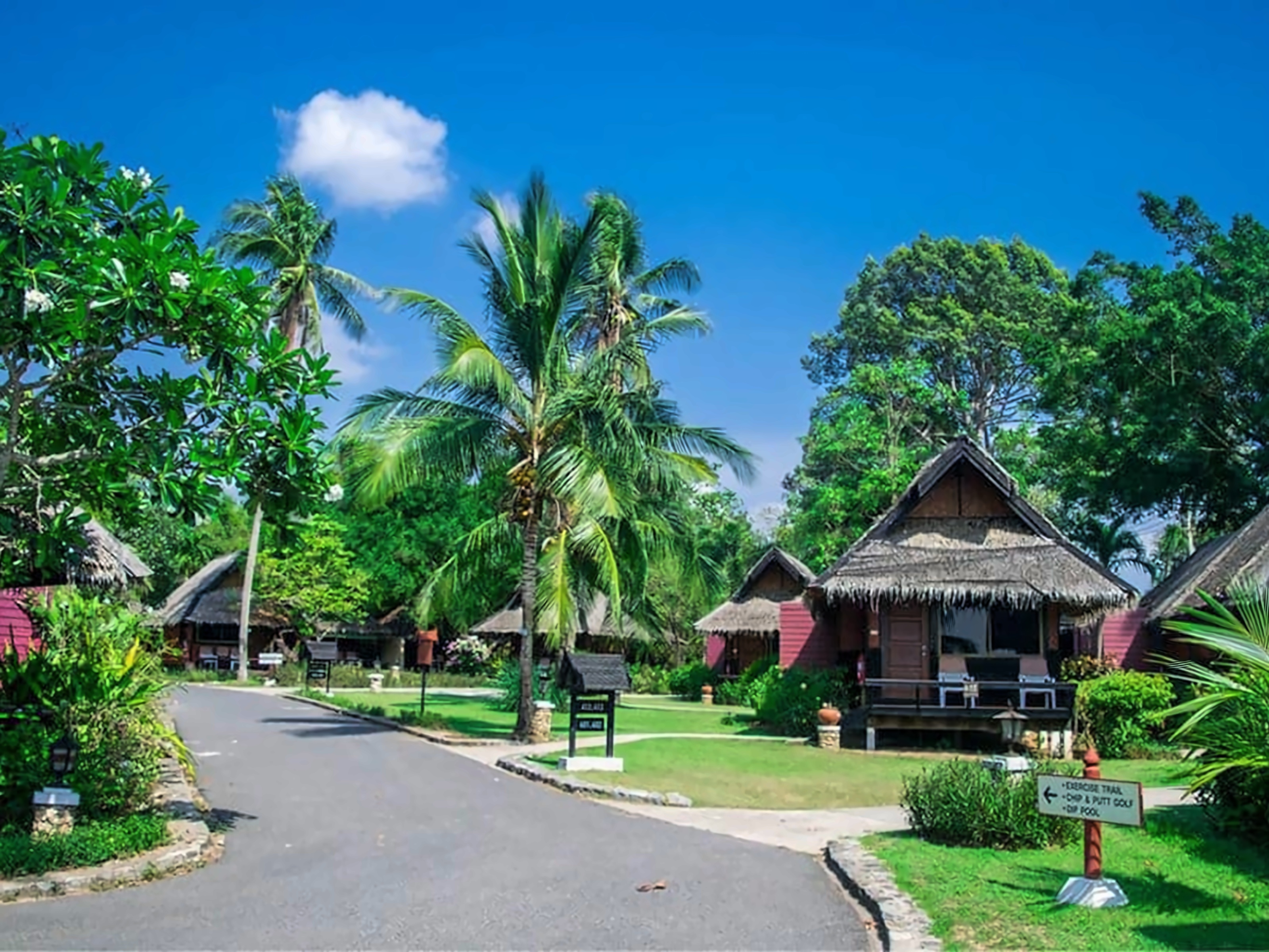 Sunset Village Beach Resort Pattaya south Таиланд photo, price for the ...