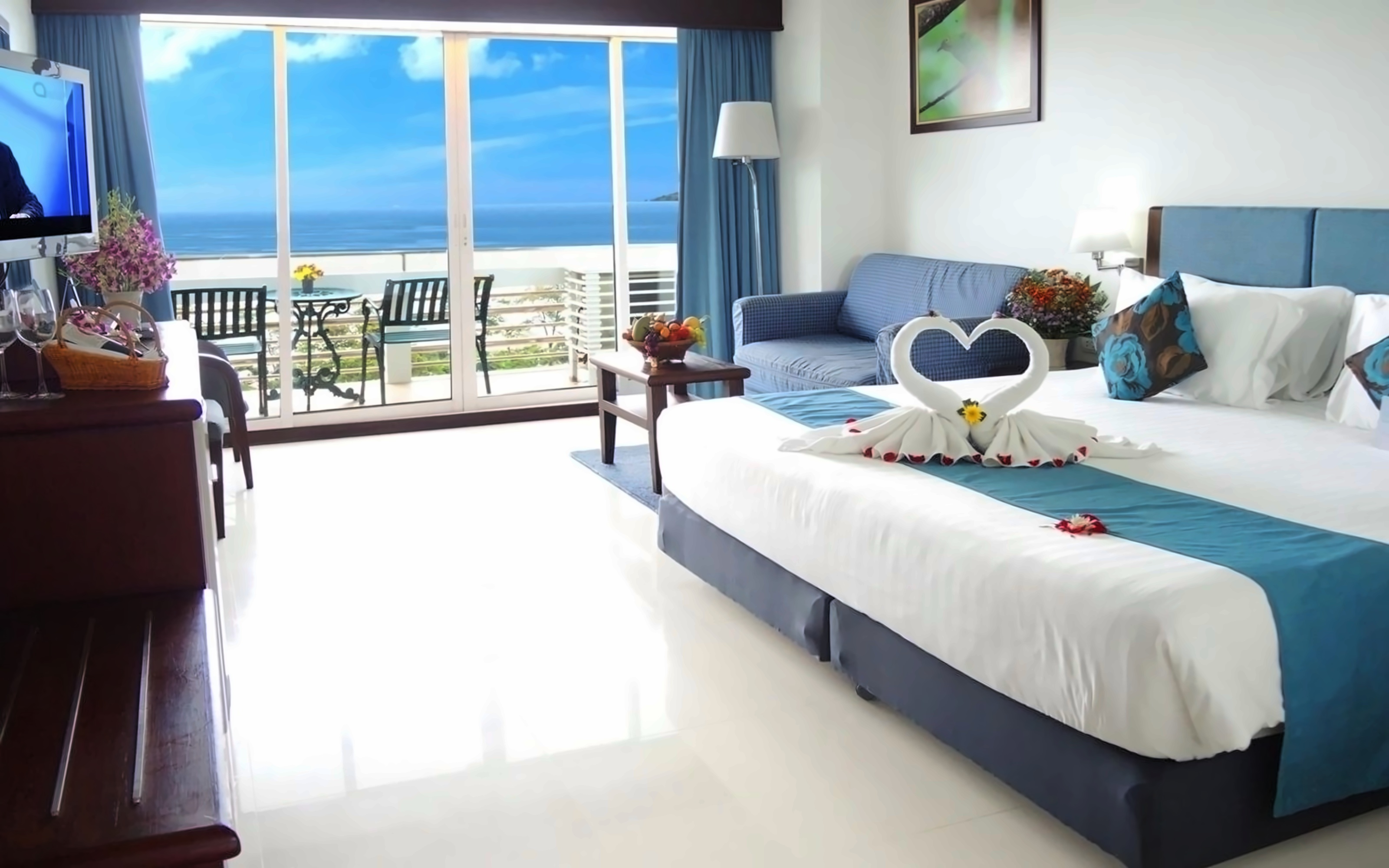 Andaman Beach Suites Phuket Patong Таиланд photo, price for the ...