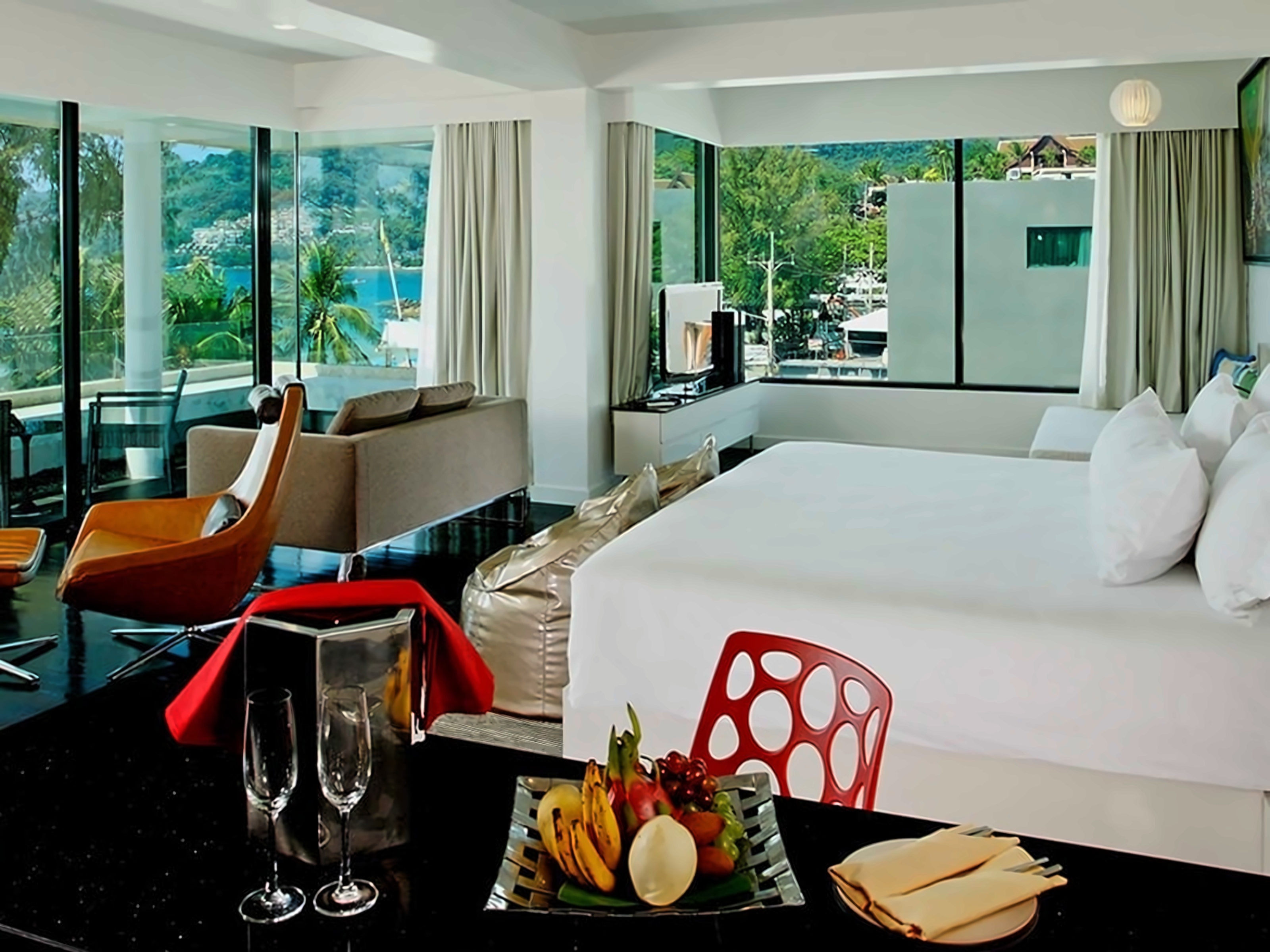 B-Lay Tong Phuket Phuket Patong Таиланд photo, price for the vacation from Join UP!